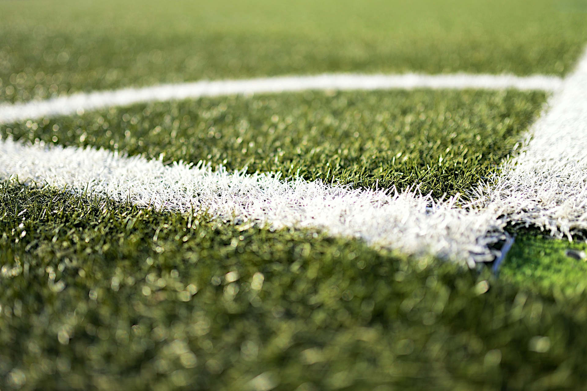Artificial Turf vs Natural Grass: Synthetic Grass Closing the Gap on ...
